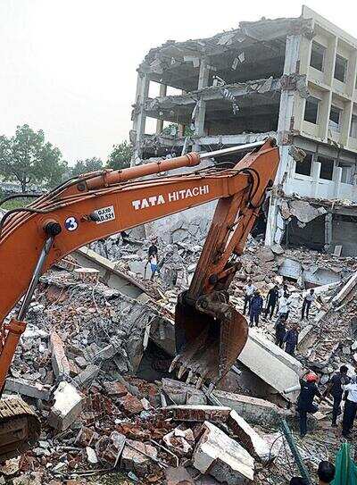 Rescue ops end at razed building | Vadodara News - Times of India