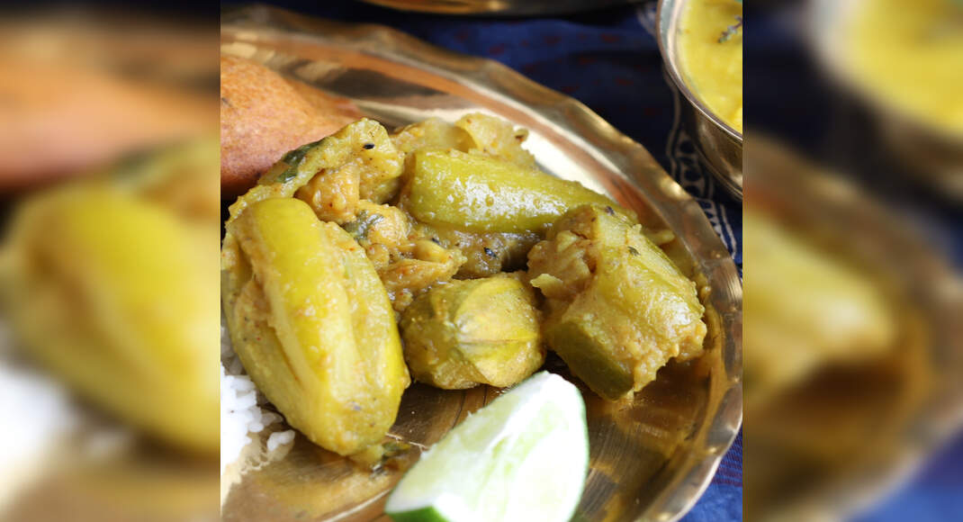 Aloo Parwal Recipe: How to Make Aloo Parwal Recipe | Homemade Aloo ...