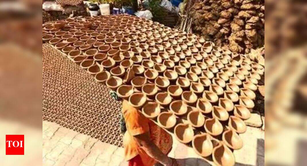 Earthen lamps find many takers in Patna | Patna News - Times of India