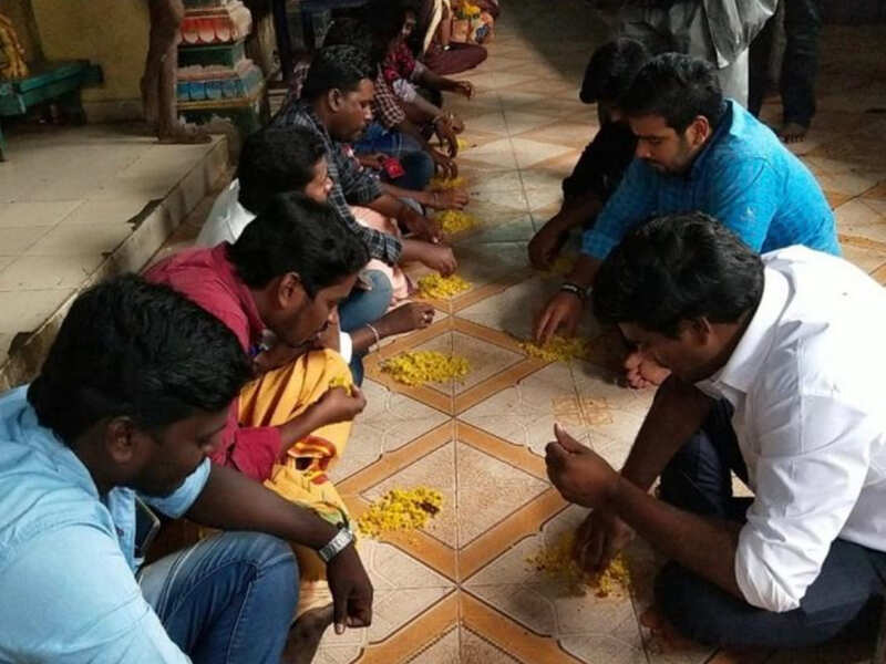 Vijay fans eat mann soru for Bigil's smooth release | Tamil Movie News ...