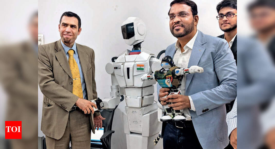 Dombivli youth’s life-size humanoid robot wins hearts | Thane News ...