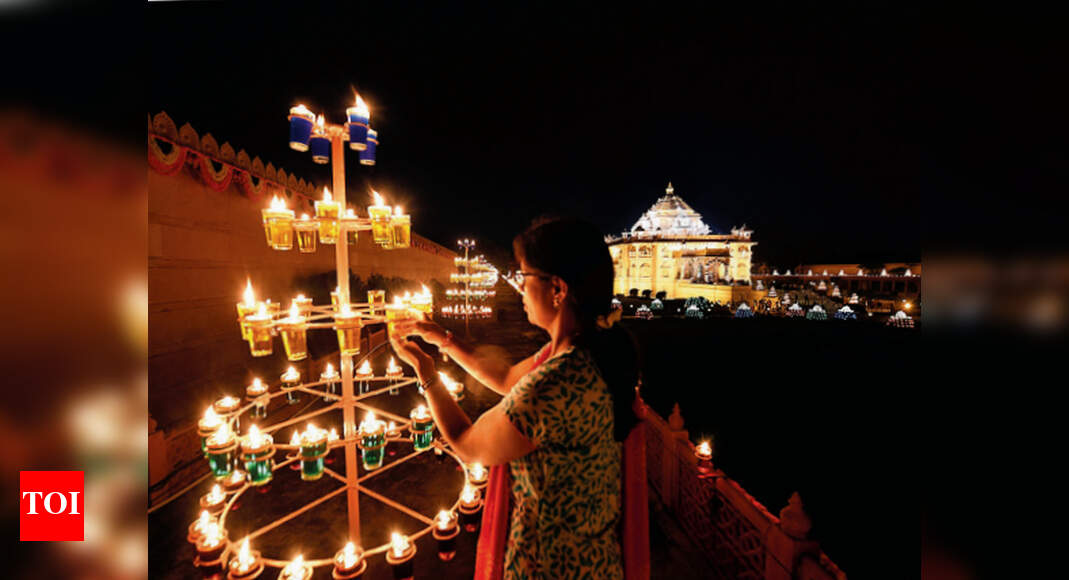 Diwali cheer illumines Ahmedabad | Ahmedabad News - Times of India