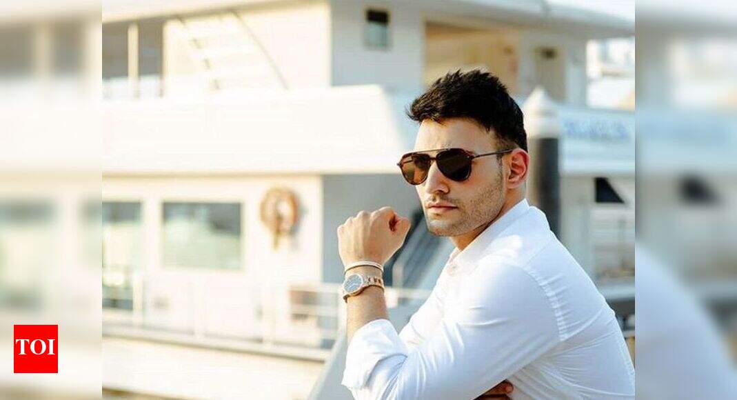 Bengaluru singer Behram Siganporia ventures into films | Kannada Movie ...