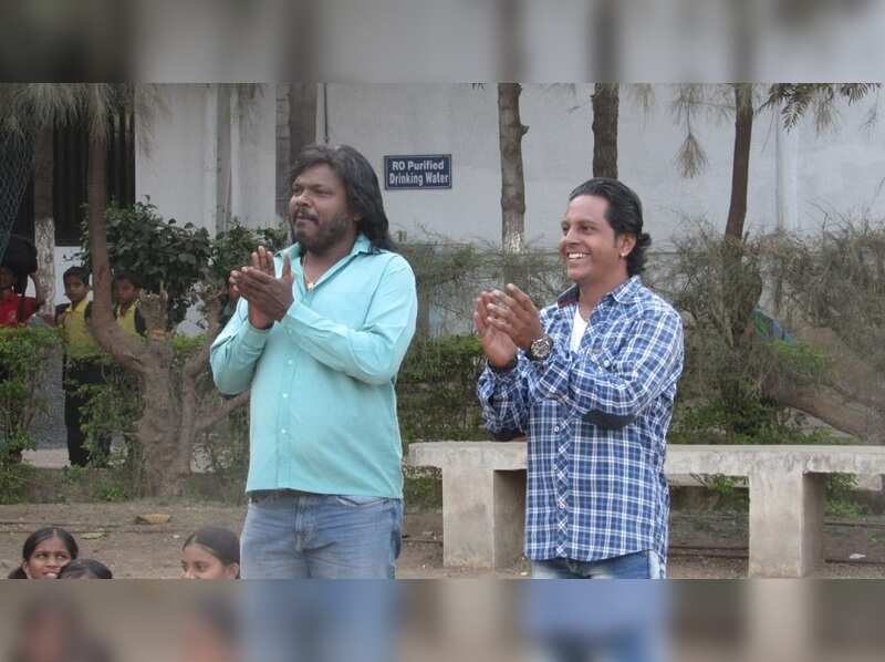 Milind Shinde sports long locks for his next | Marathi Movie News ...