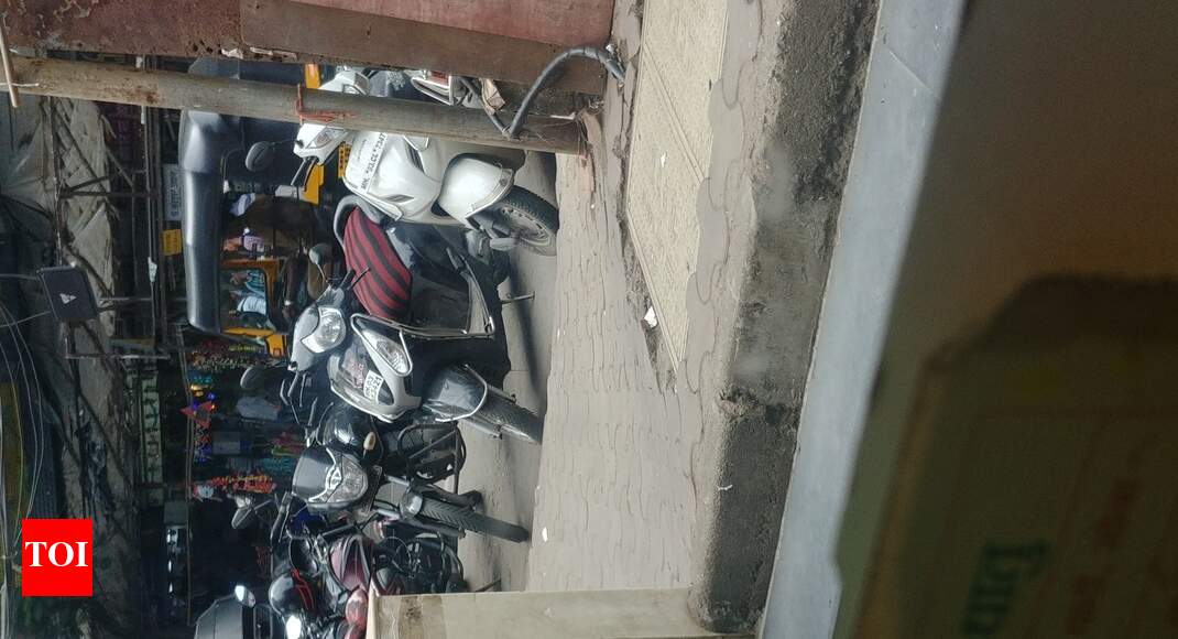 use of mtnl box for storing personal belongings by - Times of India