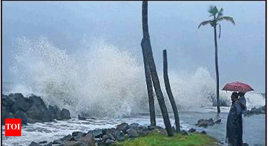 Cyclone Maha: Entire coastline hit in Kerala | Kochi News - Times of India