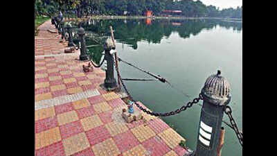 ‘Unprotected’ Subhas Sarobar may bear festival brunt, fear Kolkata ...
