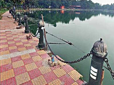 ‘Unprotected’ Subhas Sarobar may bear festival brunt, fear Kolkata ...