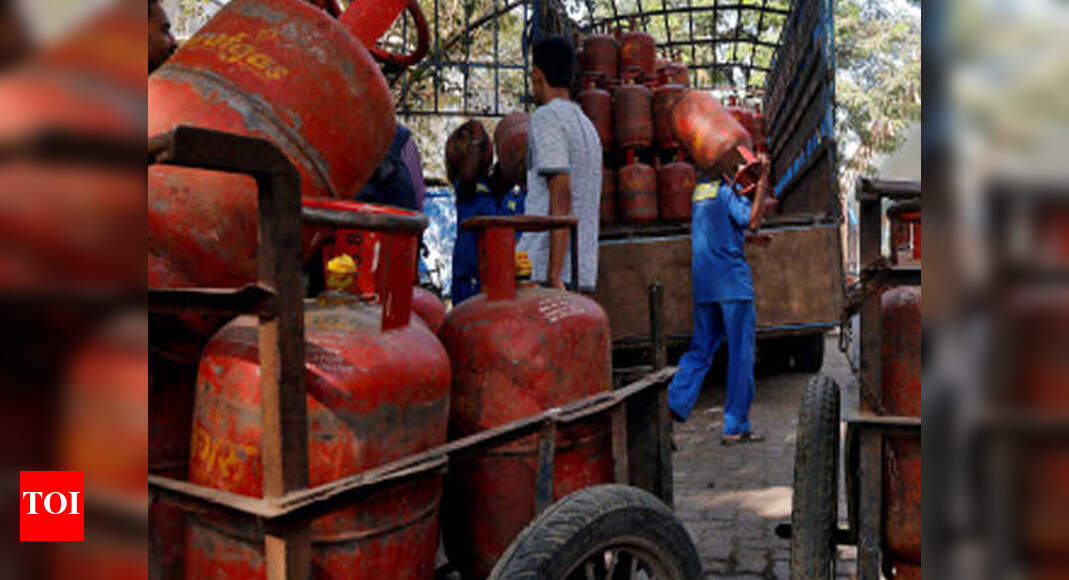 Mumbai: LPG at Rs 651, rate up third month in a row | Mumbai News ...