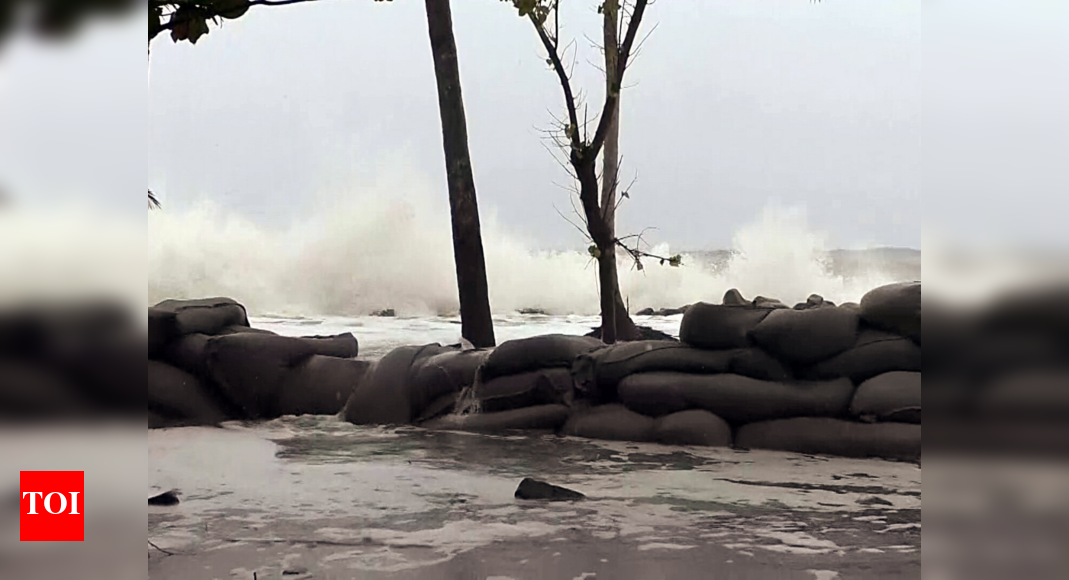 Cyclone Maha path: Cyclonic storm Maha to make landfall in Gujarat on ...