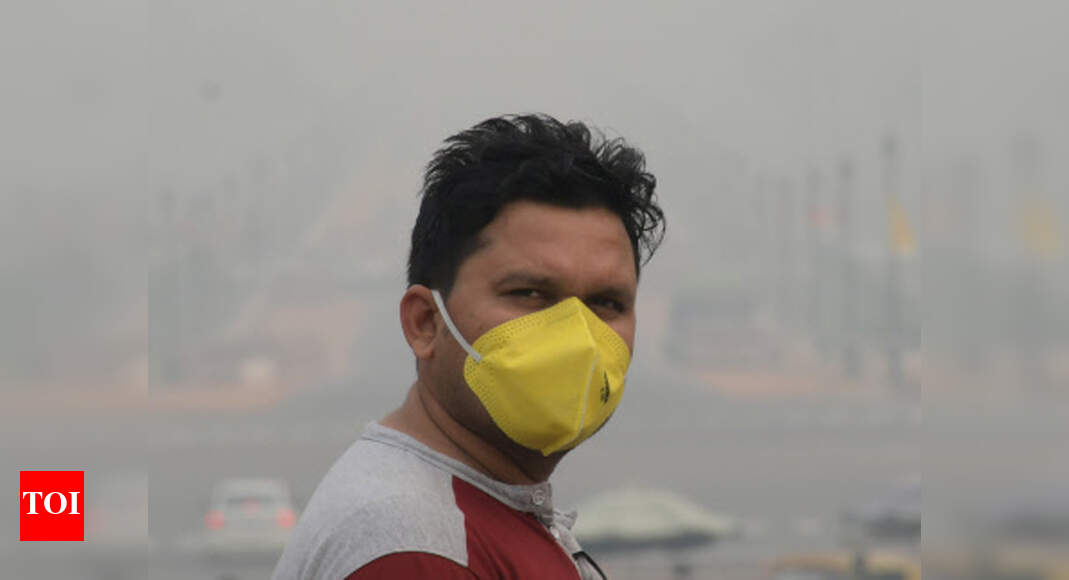 Delhi air pollution: Panic strikes, sale of masks hits roof | Delhi ...