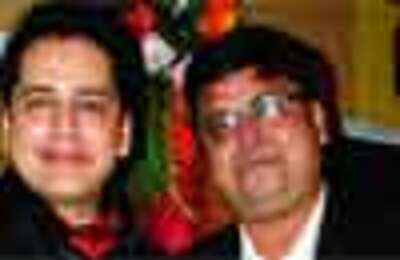 Batchmates from 1990 came together for a reunion party in Kanpur ...