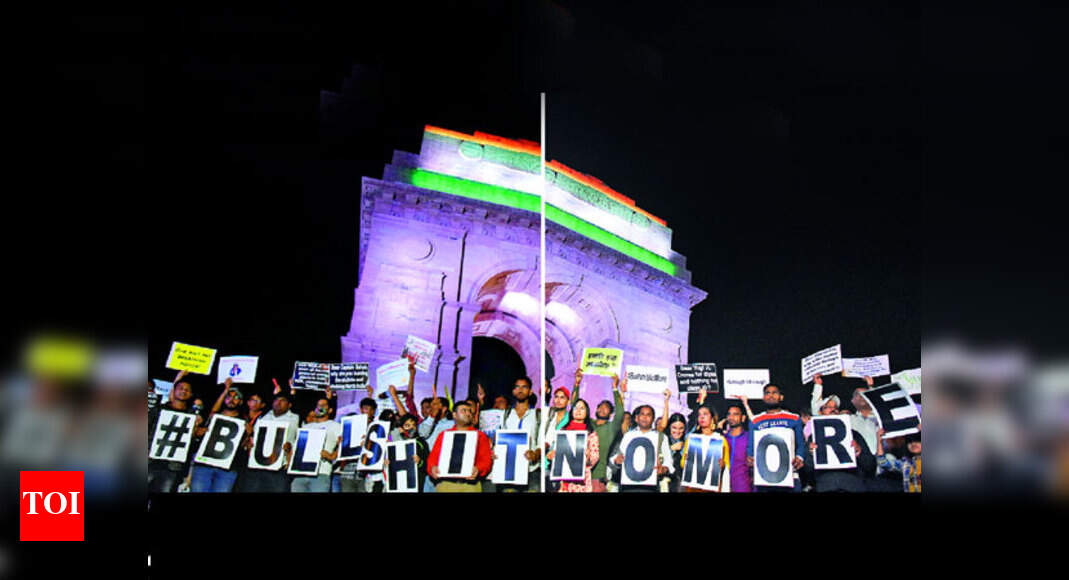 Breathless Delhi protests government inaction on pollution | Delhi News ...