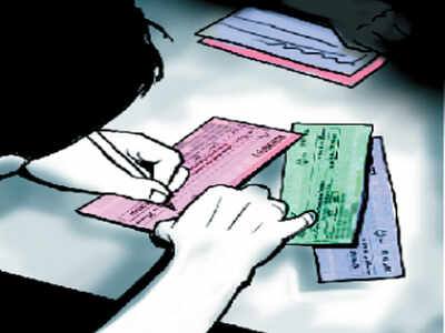 Filmmaker facing 11 dud cheque cases held in Mumbai | Mumbai News ...