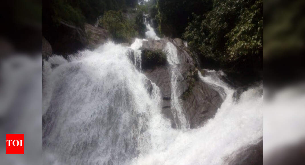 Cyclone Bulbul Latest News: Cyclone Bulbul route keeps Met officials on ...