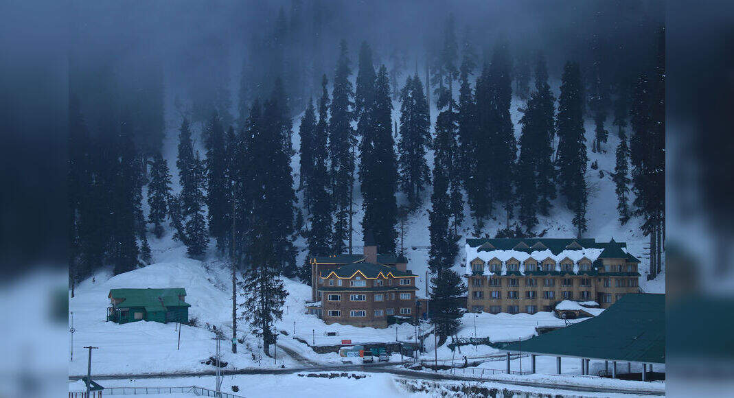 Gulmarg gets covered in snow after first snowfall of the season ...