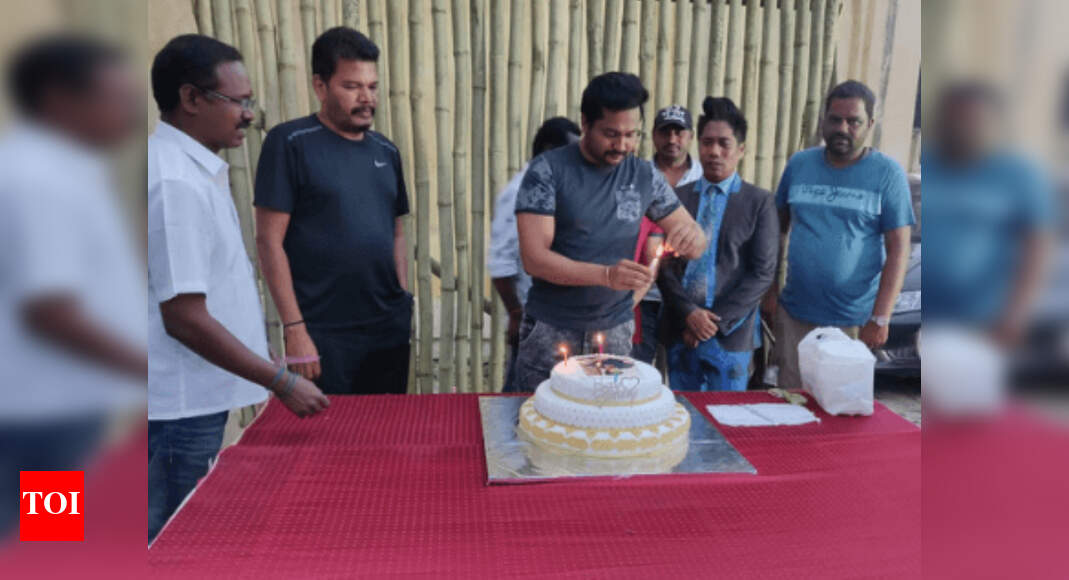 Bobby Simha celebrates birthday on the sets of 'Indian 2' | Tamil Movie ...