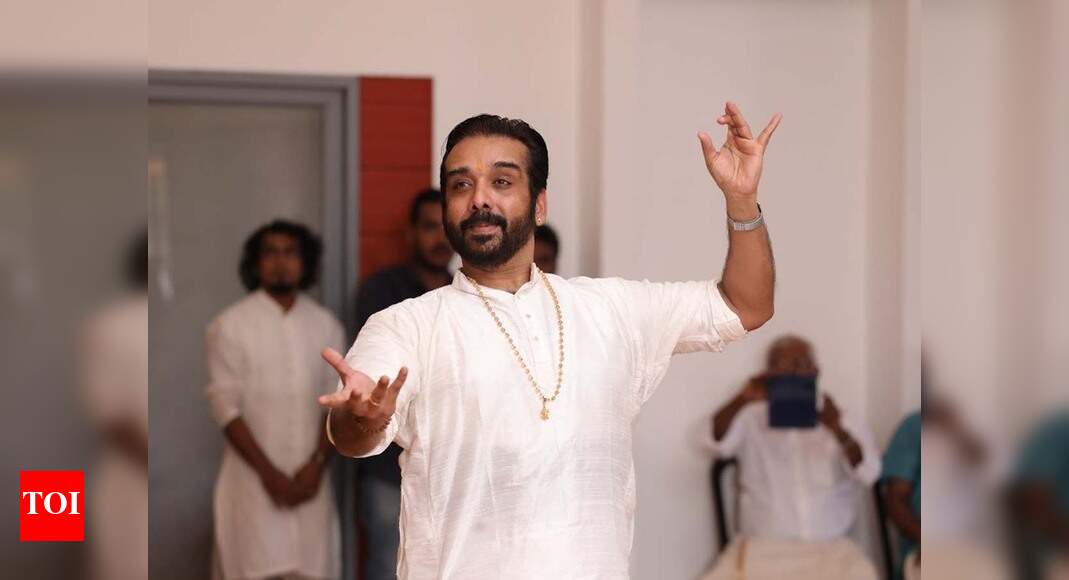 Vineeth's new dance school aims to attract more boys to bharata nrityam ...