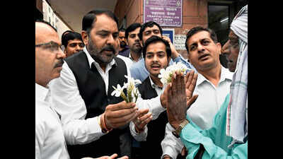 Tis Hazari violence: Lawyers’ stir on but litigants allowed entry ...