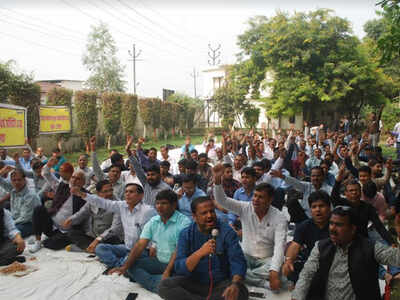 PF scam: UPPCL chairman Alok Kumar removed as 50,000 department ...