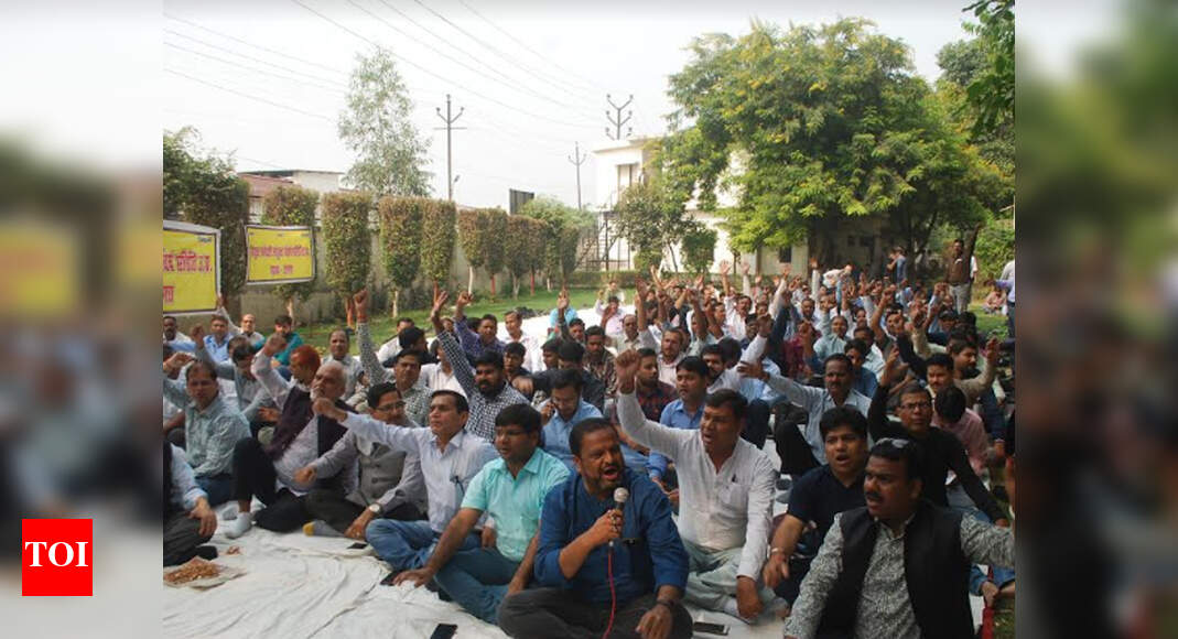 PF scam: UPPCL chairman Alok Kumar removed as 50,000 department ...