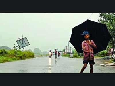 Cyclone near Paradip, brings heavy rain to coastal districts ...