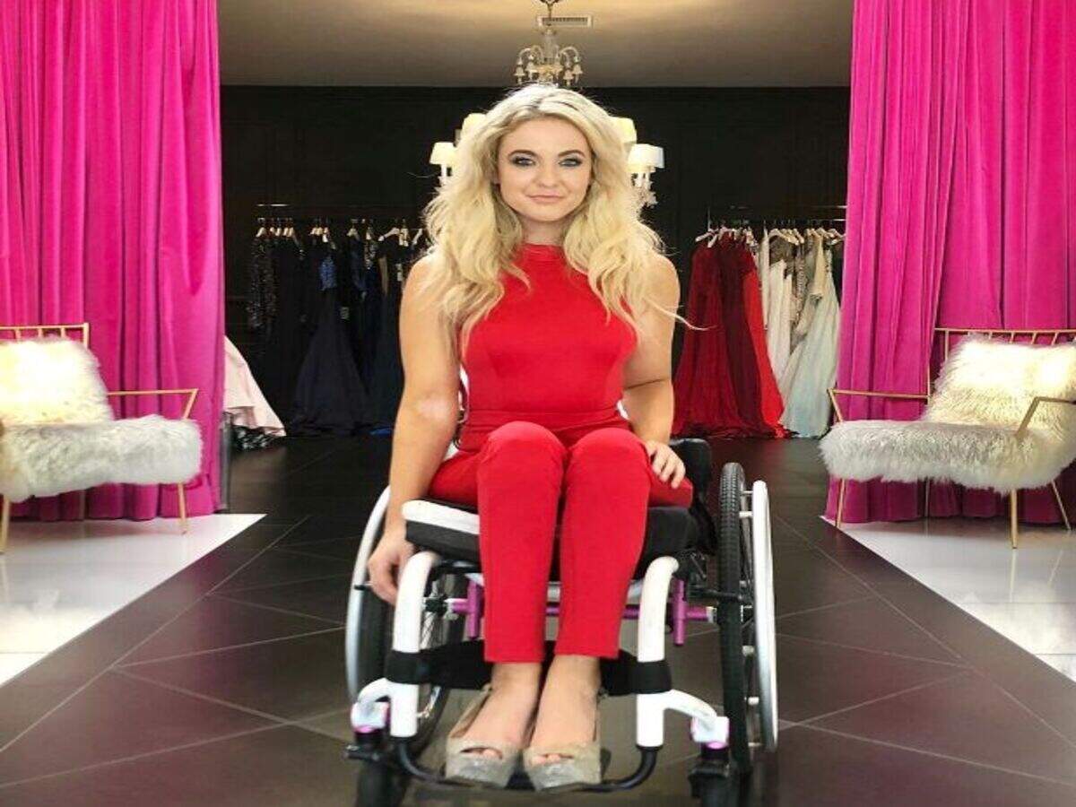 First woman in wheelchair to compete in beauty pageant