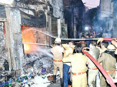 Fire near residential locality in Jaipur creates panic, doused after 2 ...