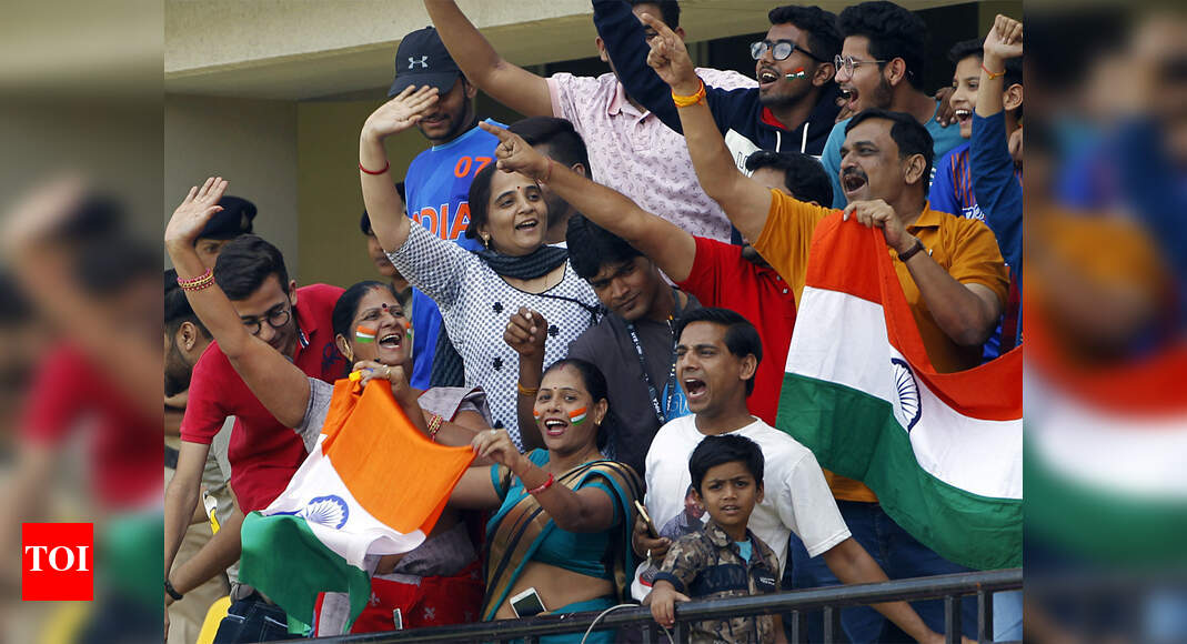 Indore Test: Early-morning crowd greets Indian players on arrival ...