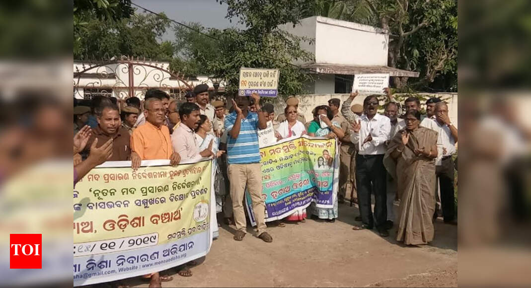 Odisha: Prohibitionists protest grant of temporary license for liquor ...