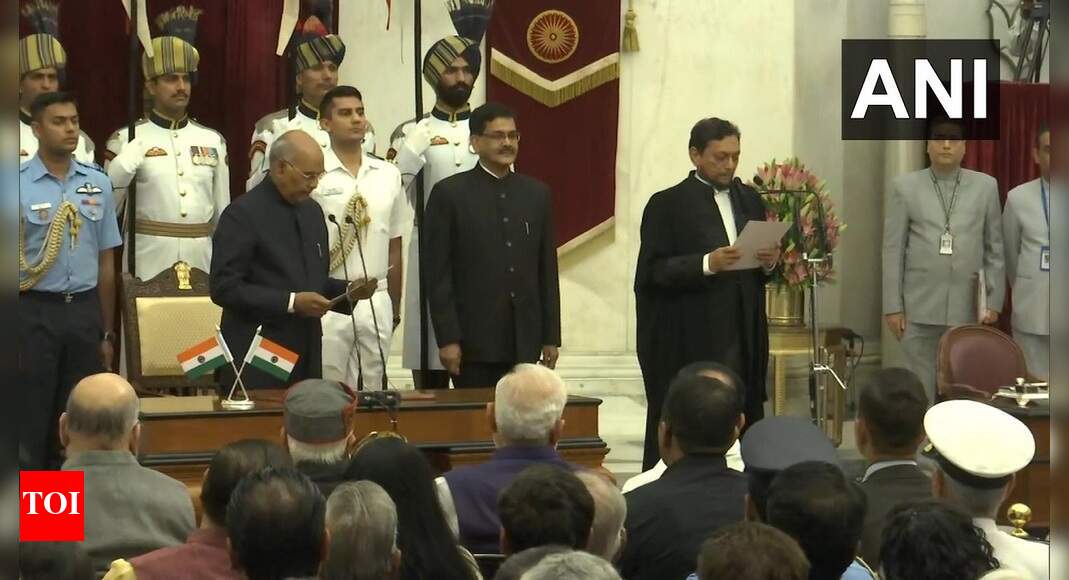 Justice Bobde: Justice Sharad Arvind Bobde takes oath as next Chief ...