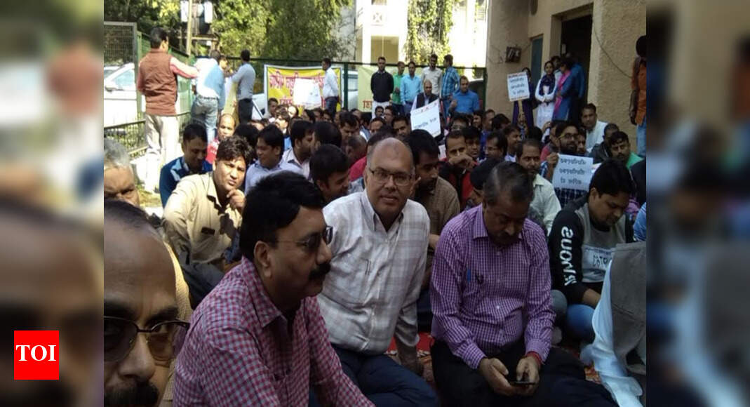 Noida: UPPCL employees boycott work demanding PF money refund | Noida ...