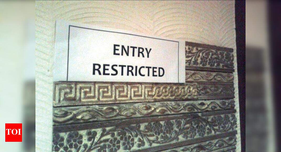 Signages restricting kitchen entry removed from malls | Vadodara News ...