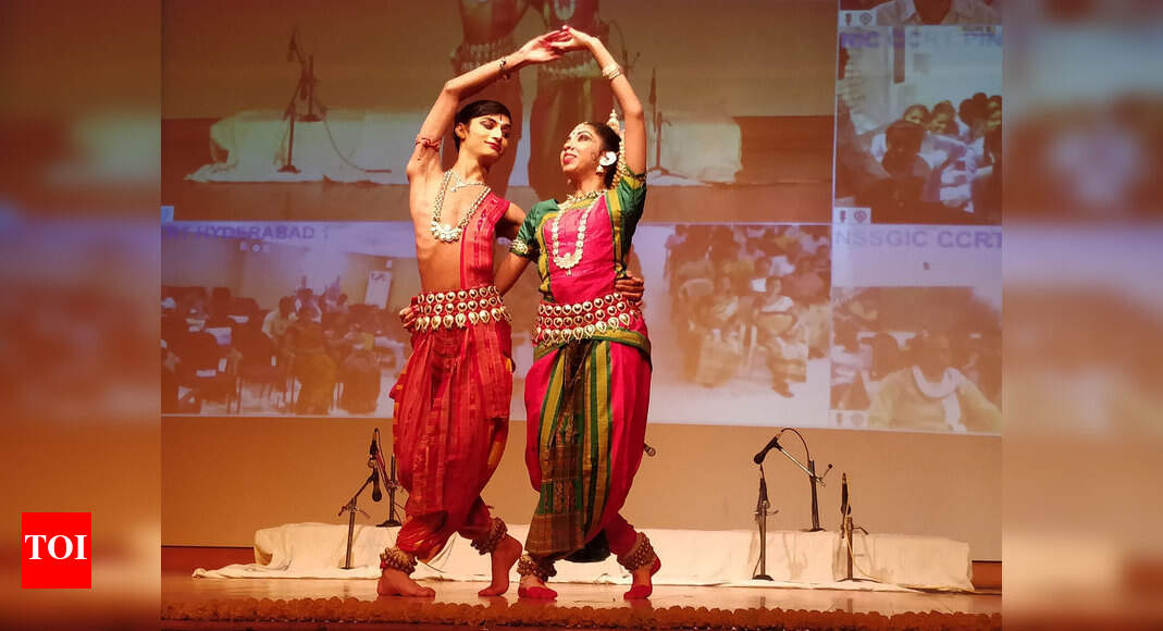Cultural program organised in Delhi to promote art education | Delhi ...