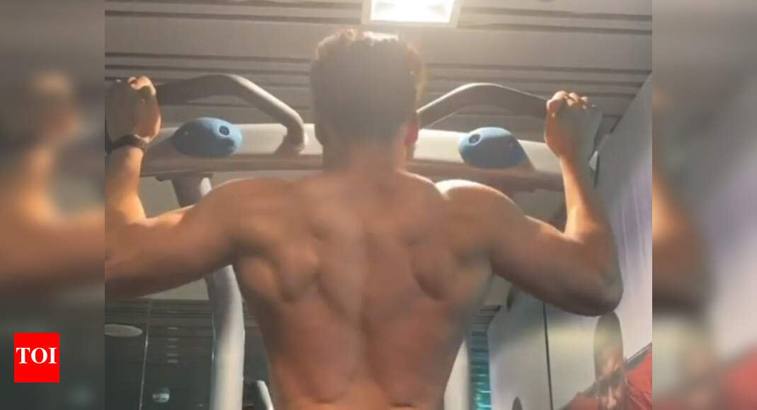 Tiger Shroff shows off his muscular body in his latest work out video ...
