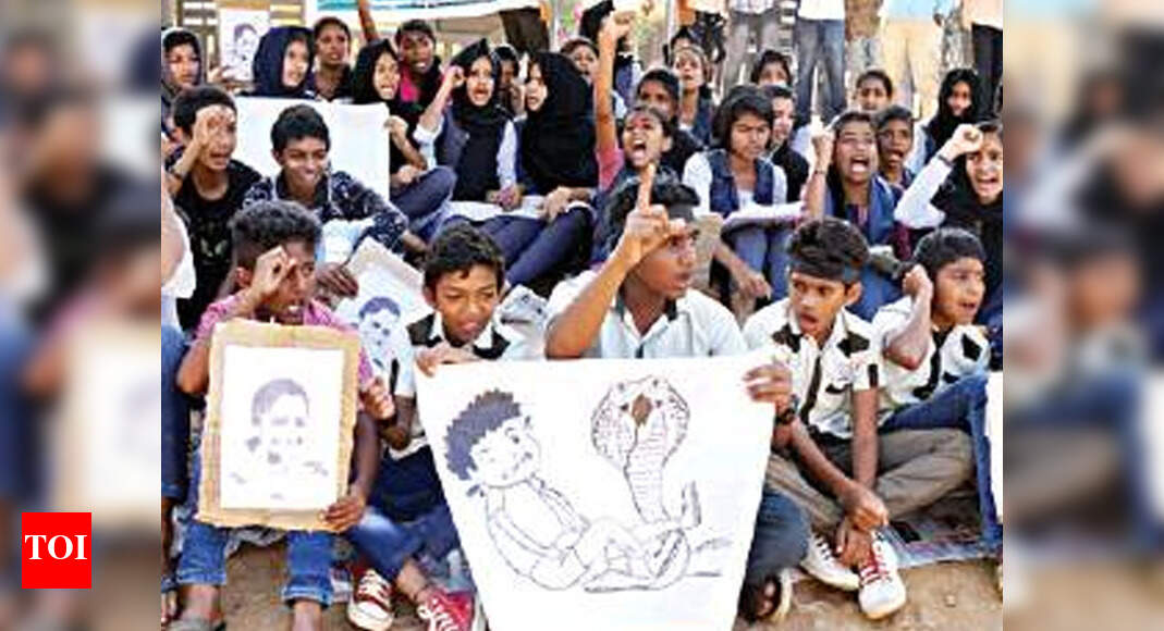 Kozhikode: Student protest continues at school | Kozhikode News - Times ...