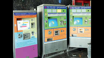 Delhi: 20 metro stations to get 100 token machines by May | Delhi News ...