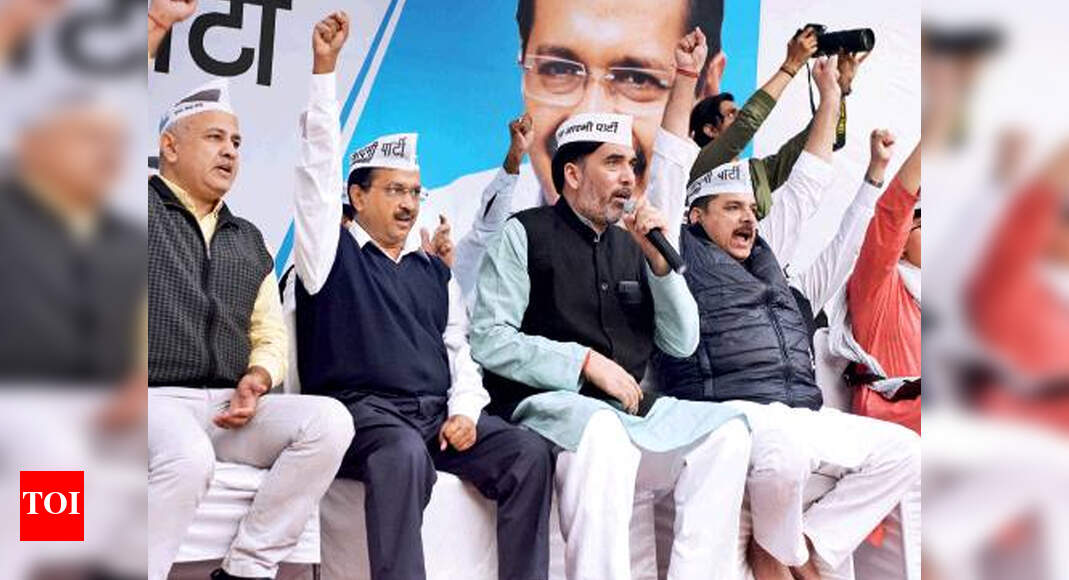 Delhi: AAP completes seven years, issues battle cry for ‘Kejriwal Fir ...