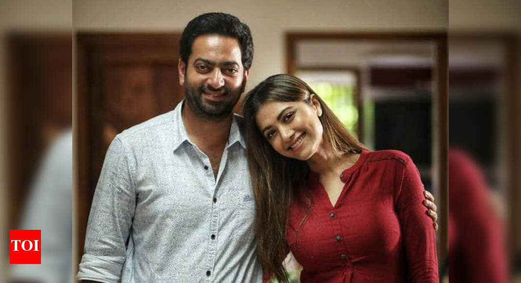 Mayookham actors Saiju Kurup and Matha Mohandas reunite after fifteen ...