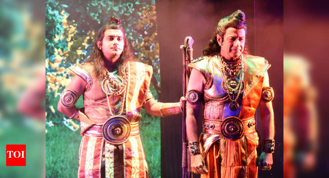 Lavish sets and flamboyant costumes: Ramayan comes alive on stage in ...