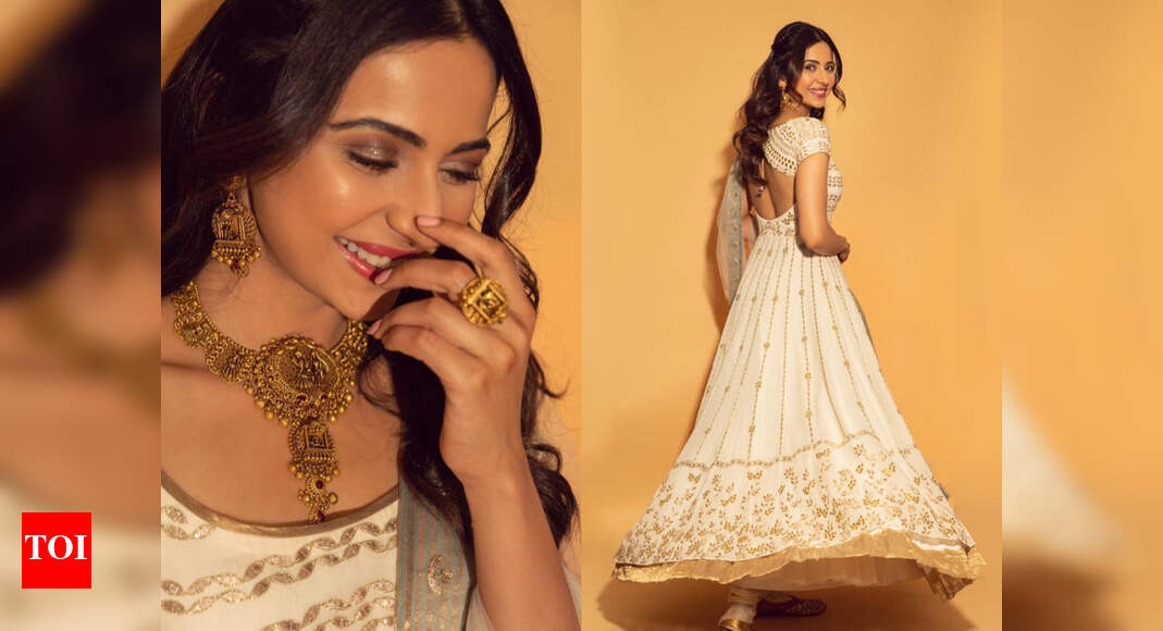 Rakul Preet Singh's ivory anarkali is perfect for your friend's day ...