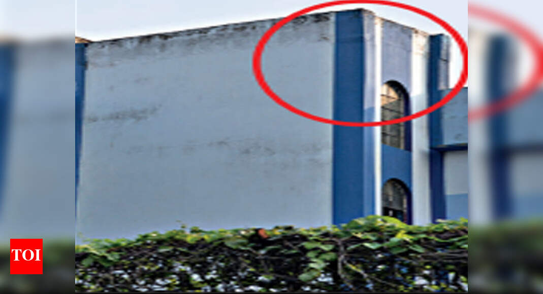 Kolkata: Patient found hanging on Pavlov Hospital’s fourth-floor ...