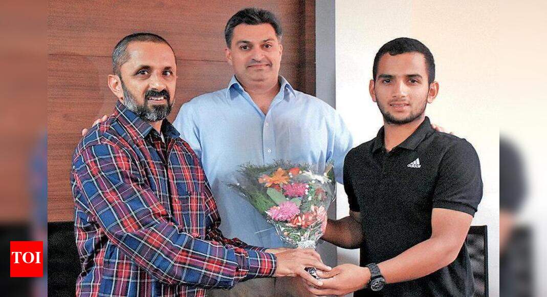 Shashwat Rawat felicitated by BCA | Vadodara News - Times of India
