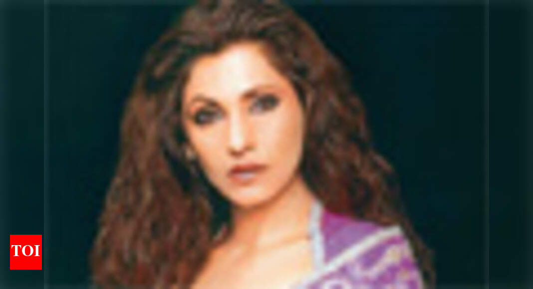 Dimple styles herself! | Hindi Movie News - Times of India