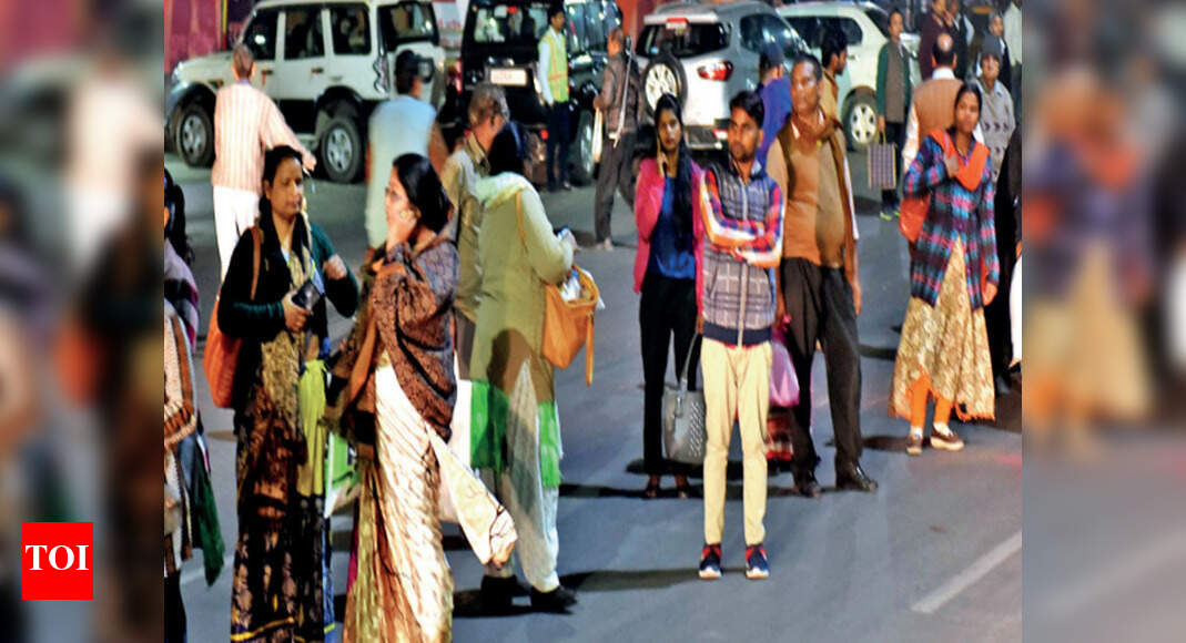 Private bus strike leaves hundreds stranded; fares of radio cabs surge ...