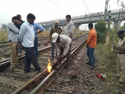 Alert keyman averts train derailment in Navi Mumbai | Navi Mumbai News ...