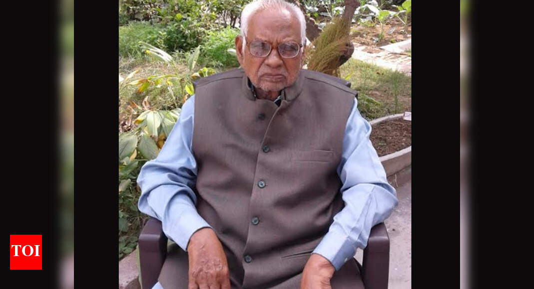 Former President Dr Shankar Dayal Sharma's student gifts Lucknow ...