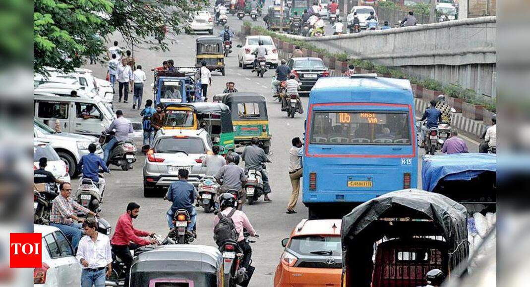 Surat, BRT bus drivers face SMC music | Surat News - Times of India