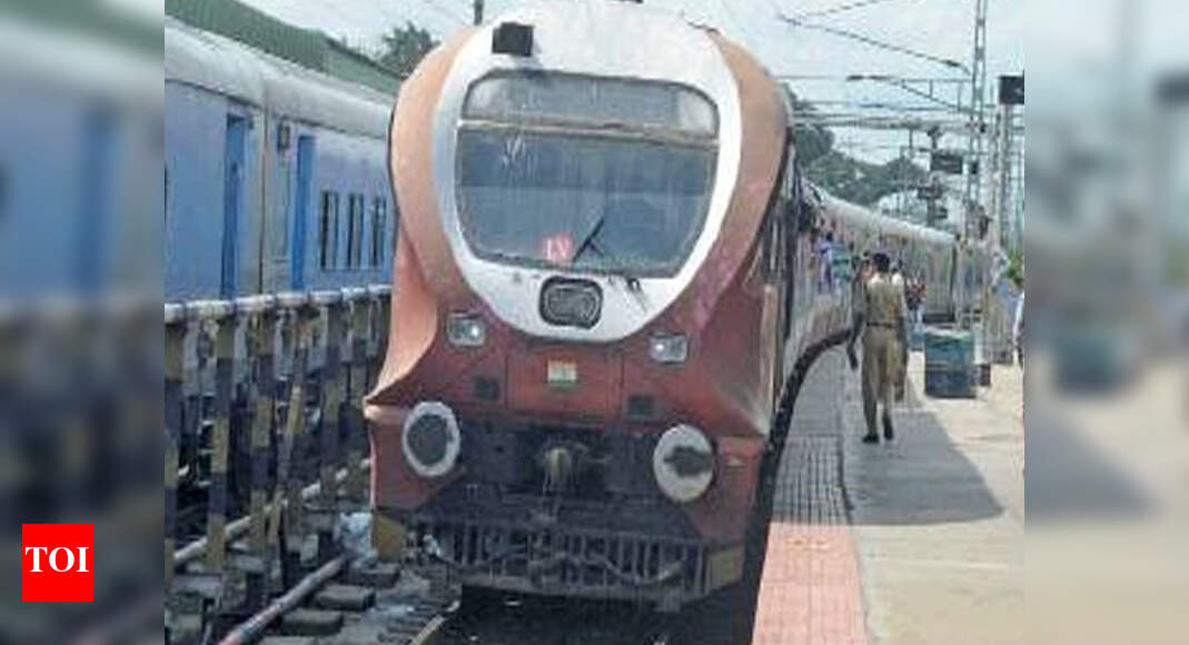 Karnataka: Over 1.5 lakh commuters take suburban train daily ...