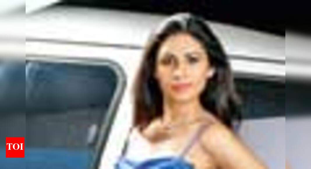 Sonal Singh goes Bollywood - Times of India